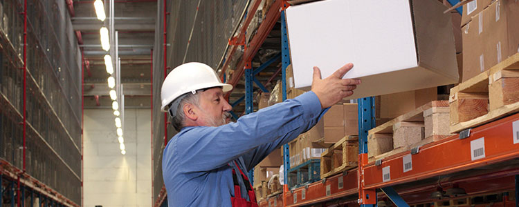 Lagerhelfer: Aufgaben, Tätigkeiten und Anforderungen | Unique